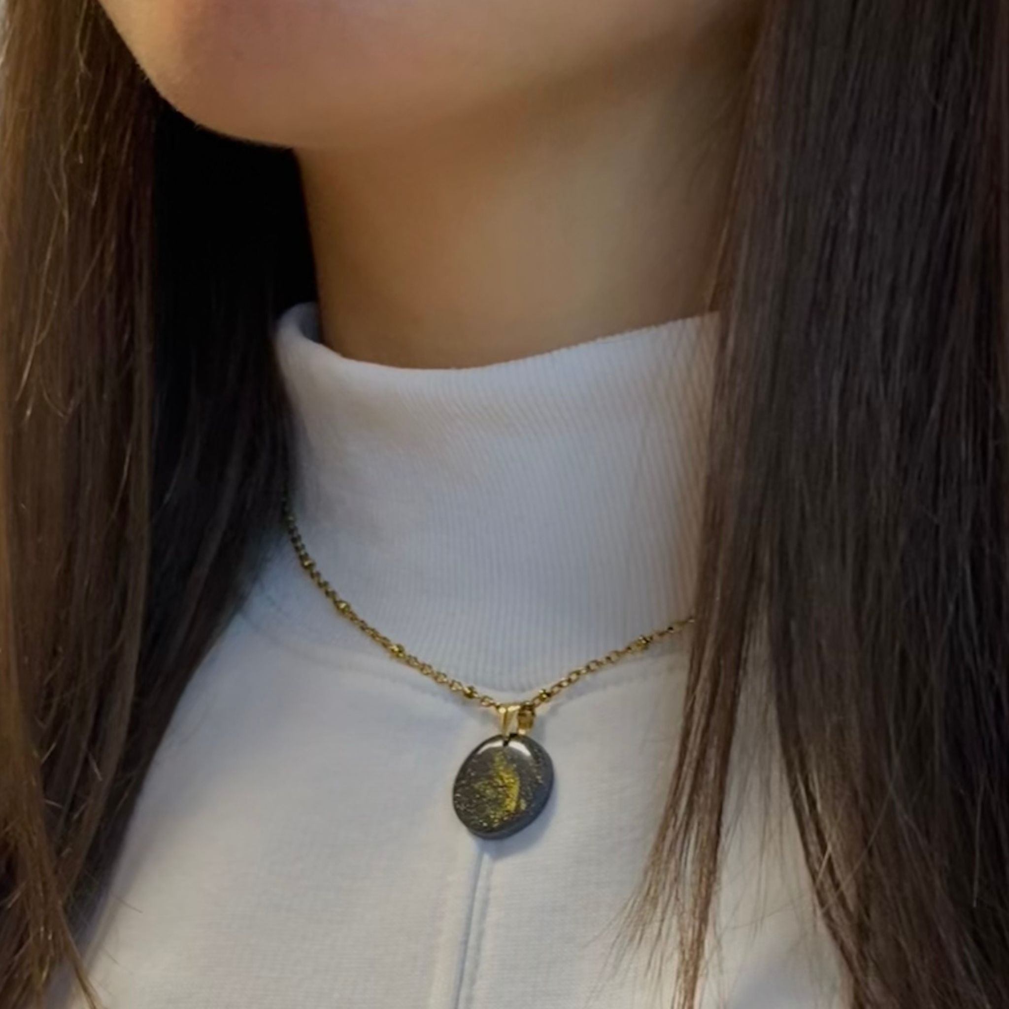 Collana Tondo Nero e Oro – Myra Lab